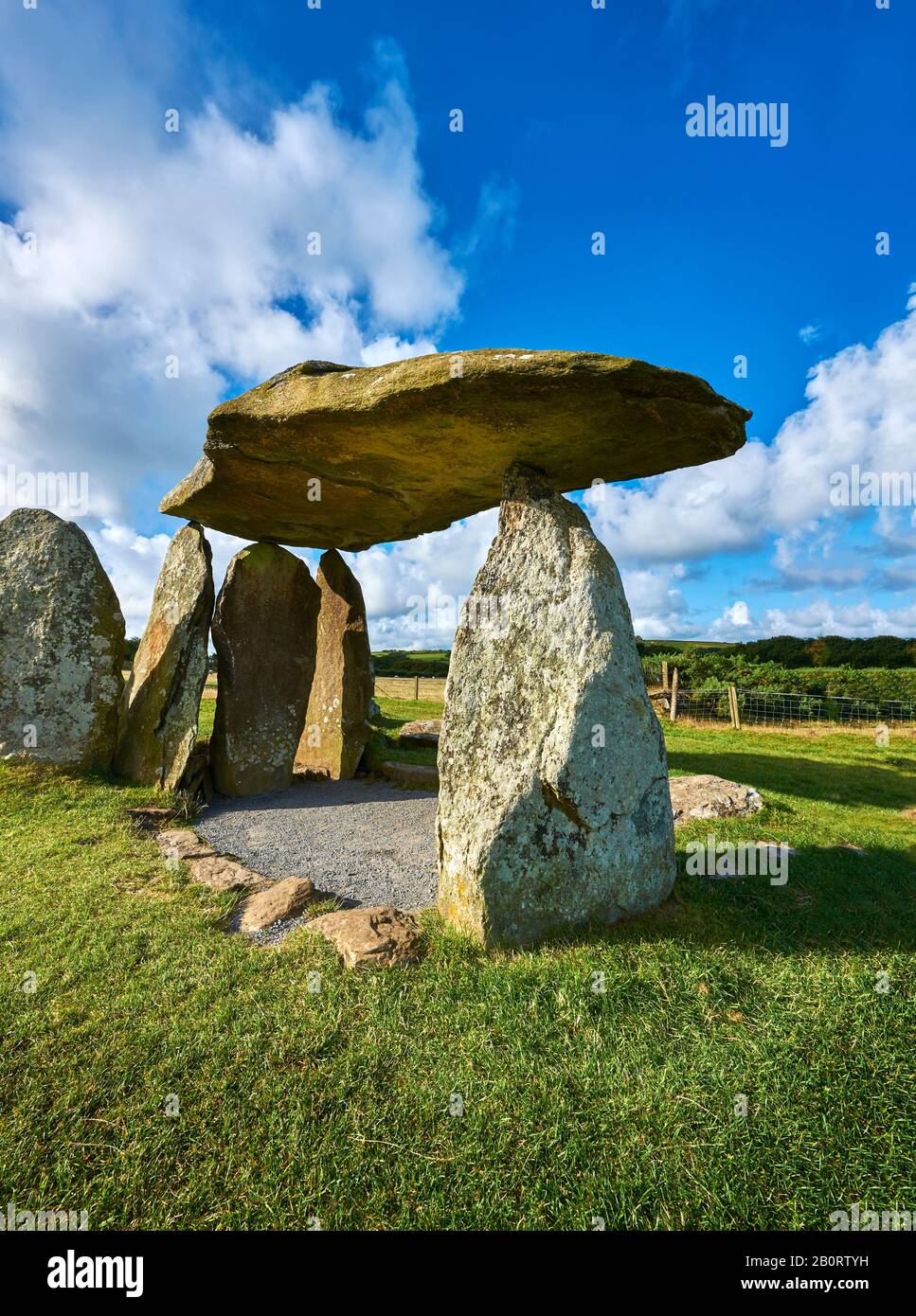 Megalith tomb hi-res stock photography and images - Alamy