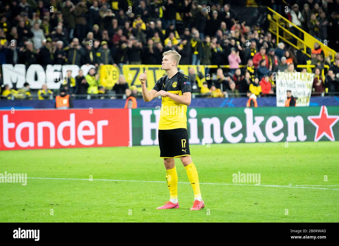 Erling HAALAND (DO) after the game in front of the fans, thumbs up ...