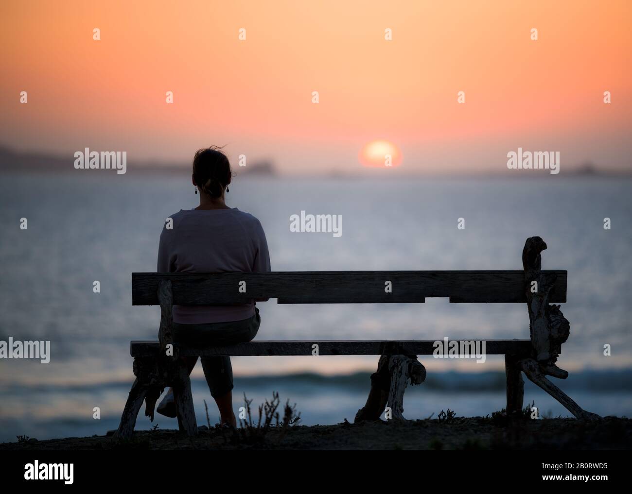 Sol joven hi-res stock photography and images - Alamy