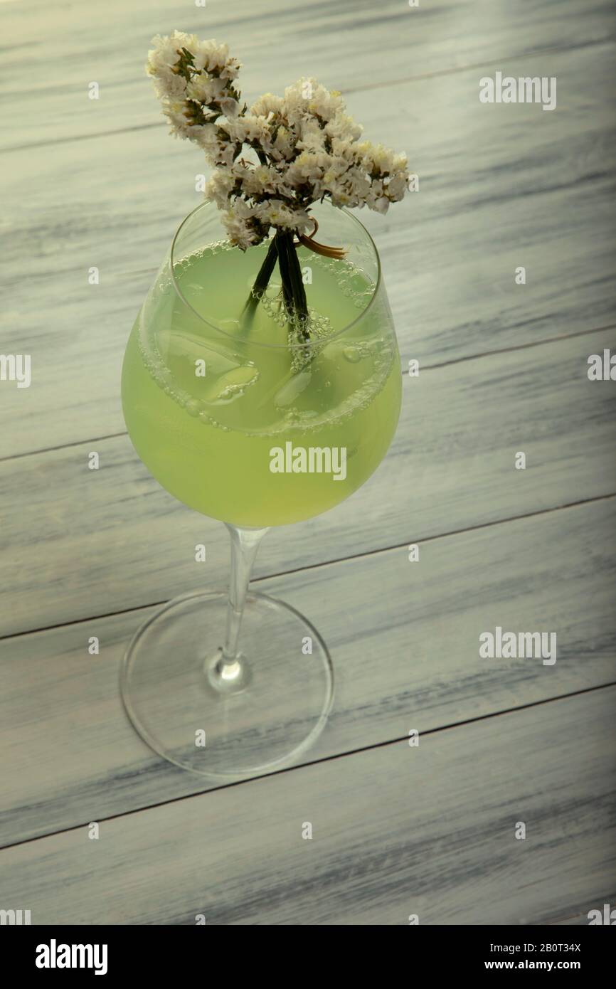 Green apple with gin cocktail Stock Photo - Alamy