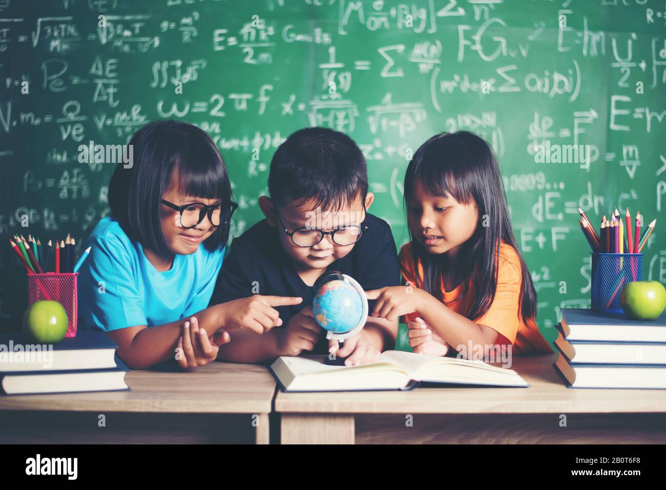 Observing classroom hi-res stock photography and images - Alamy