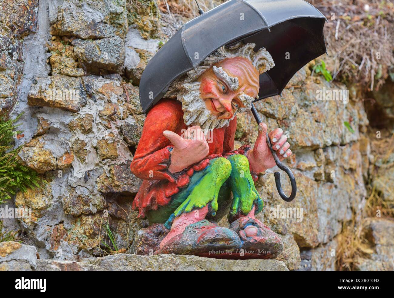 Dwarf statue hi-res stock photography and images - Alamy