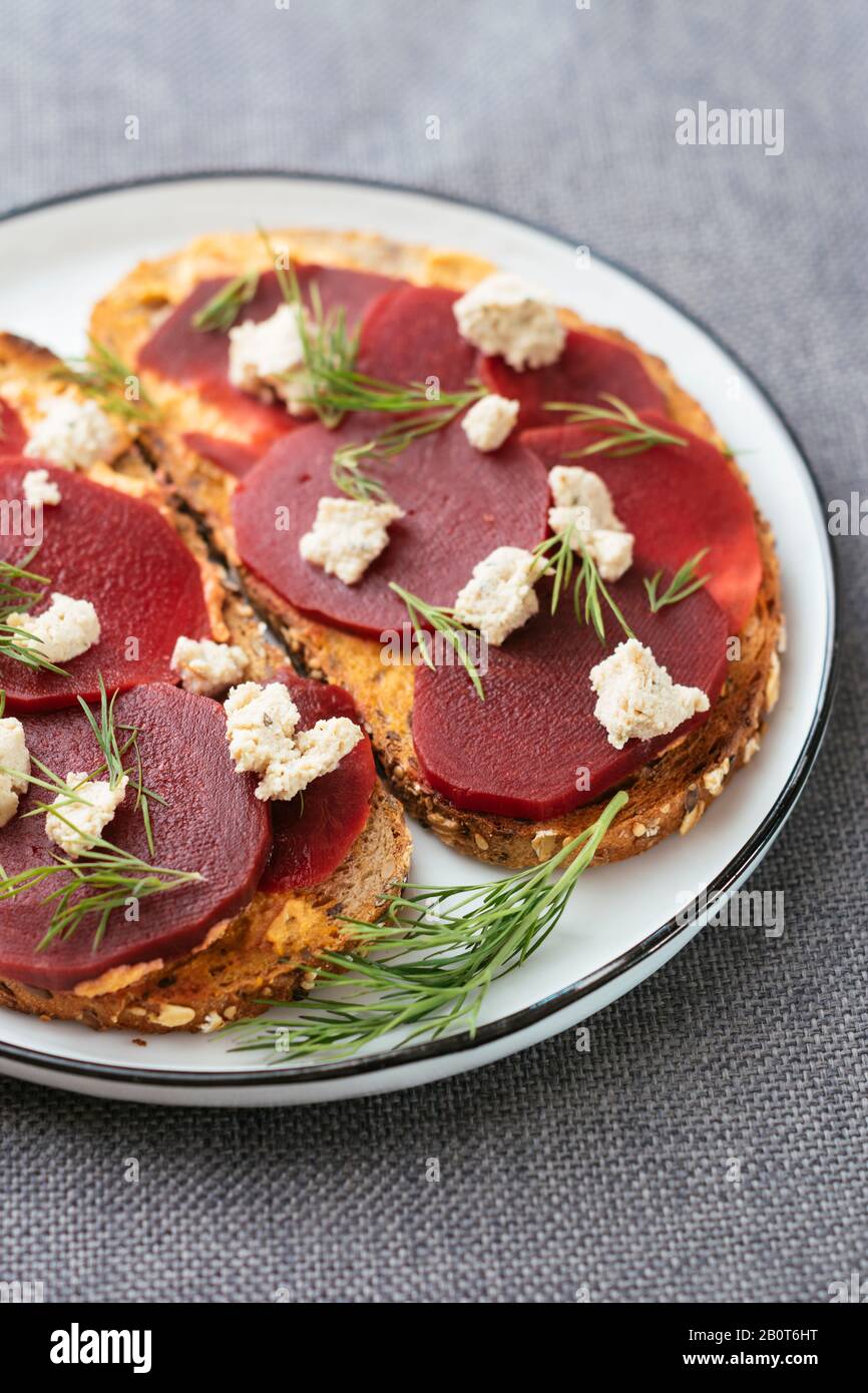 Pickled Beets on Toast with Vegan Feta Stock Photo - Alamy