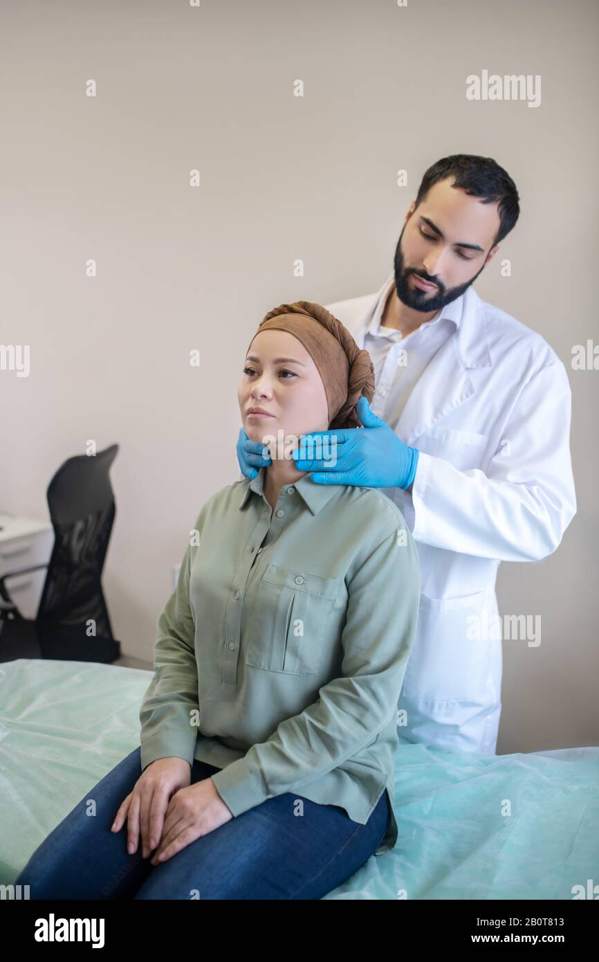 Tall doctor hi-res stock photography and images - Alamy