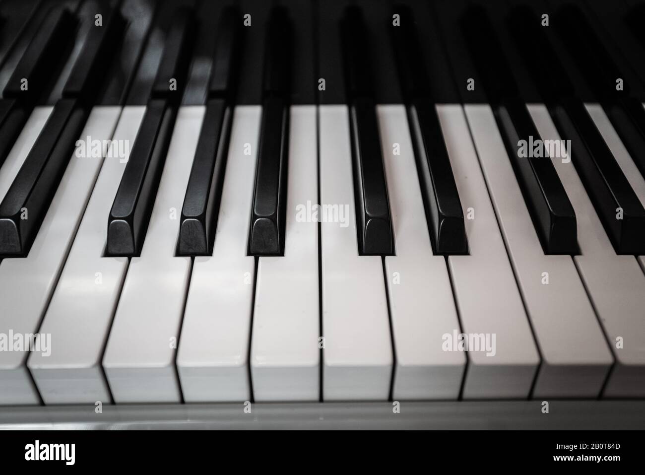 Close-up of black and white piano keys Stock Photo - Alamy