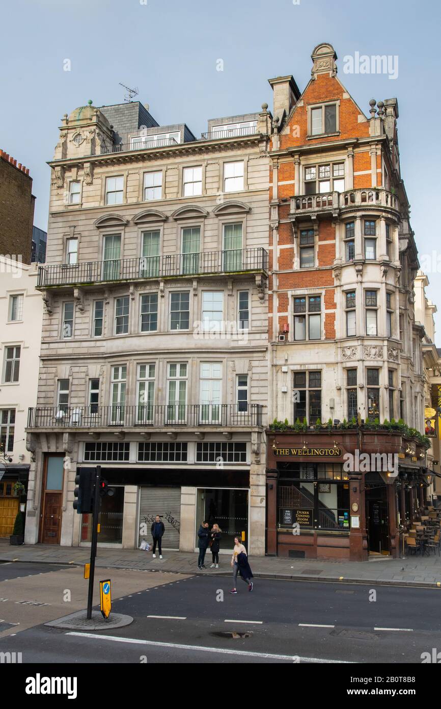 Beatiful building in the centre of London Stock Photo - Alamy