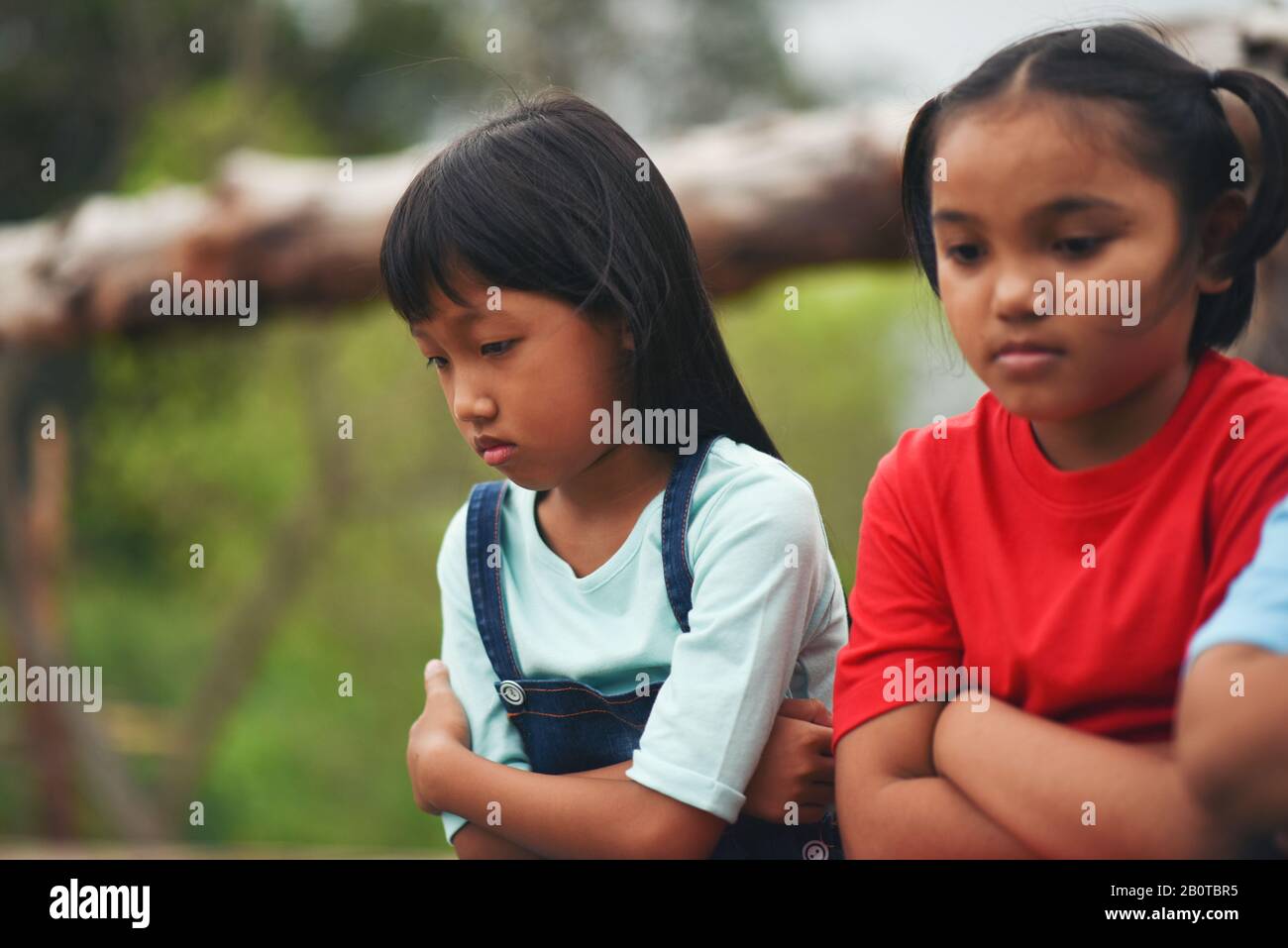 Sad kids hi-res stock photography and images - Alamy
