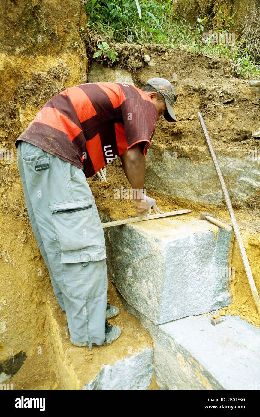 Stone breaking works hi-res stock photography and images - Alamy