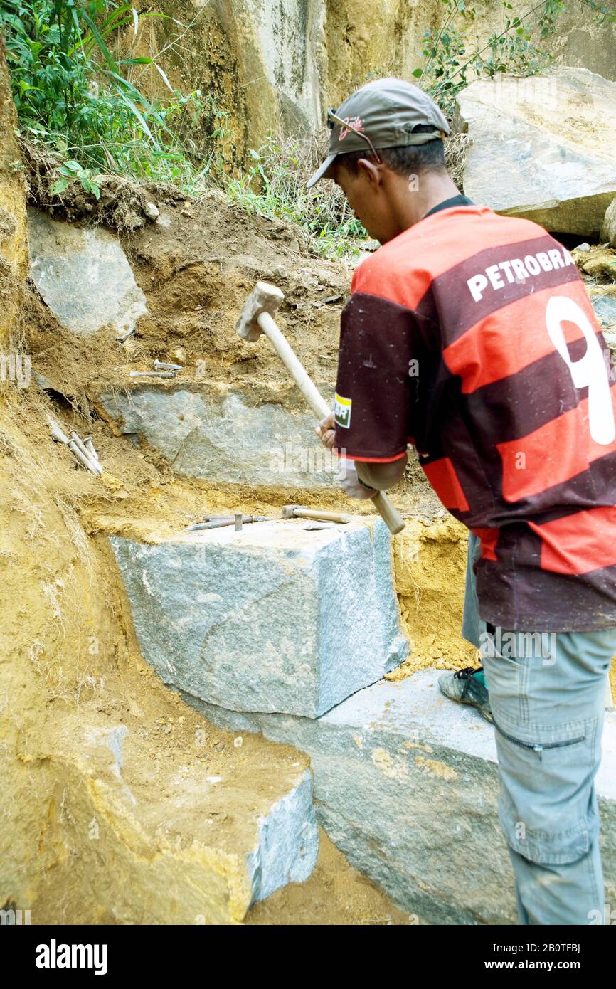 Stone breaking works hi-res stock photography and images - Alamy