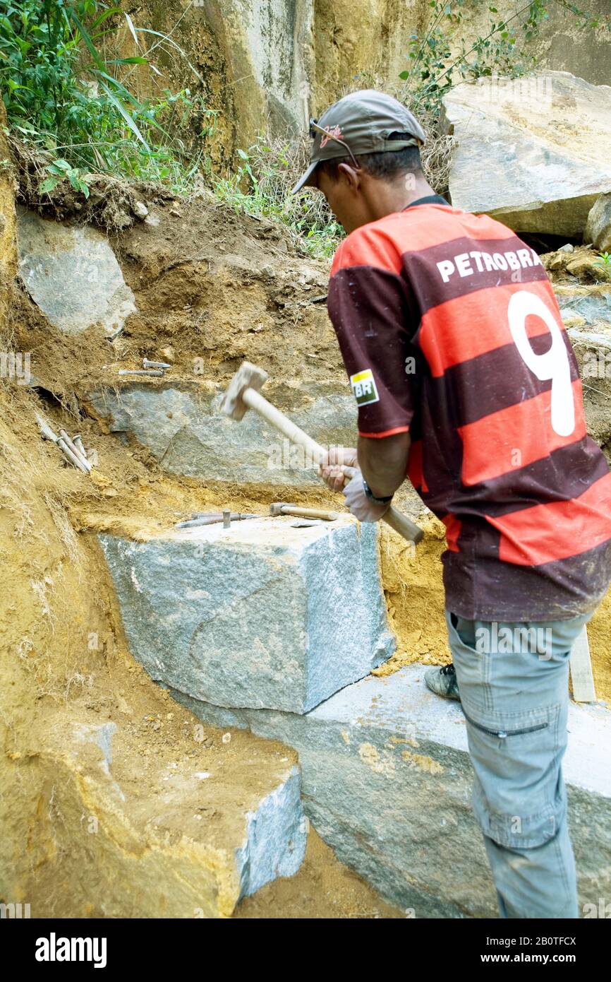 Stone breaking works hi-res stock photography and images - Alamy