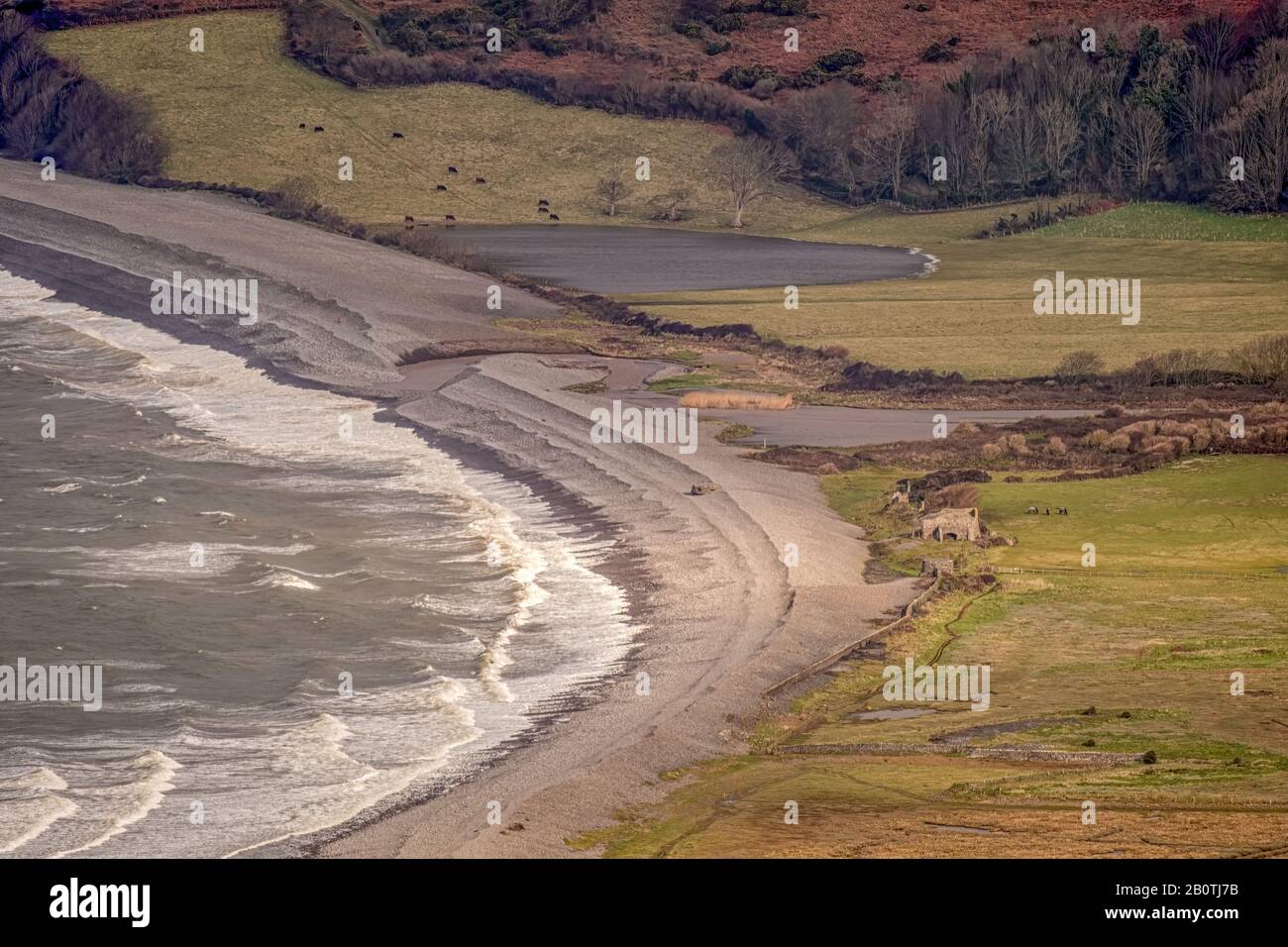 Pebble breach hi-res stock photography and images - Alamy