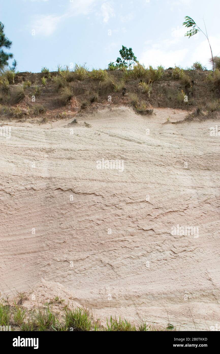 Arenito Pirambóia, camadas, Sandstone Pirambóia, Layers, São Paulo ...