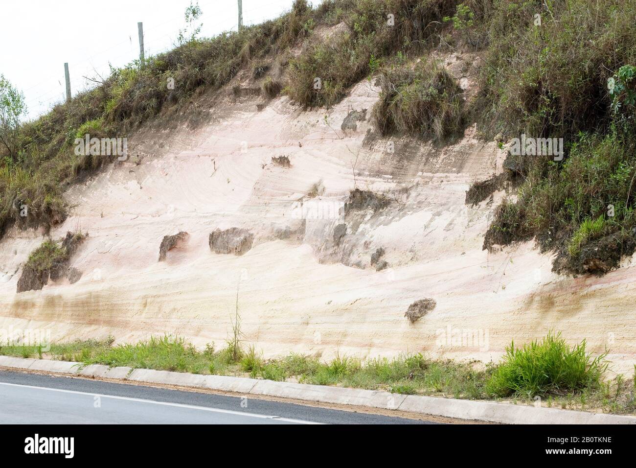 Arenito Pirambóia, camadas, Sandstone Pirambóia, Layers, São Paulo ...
