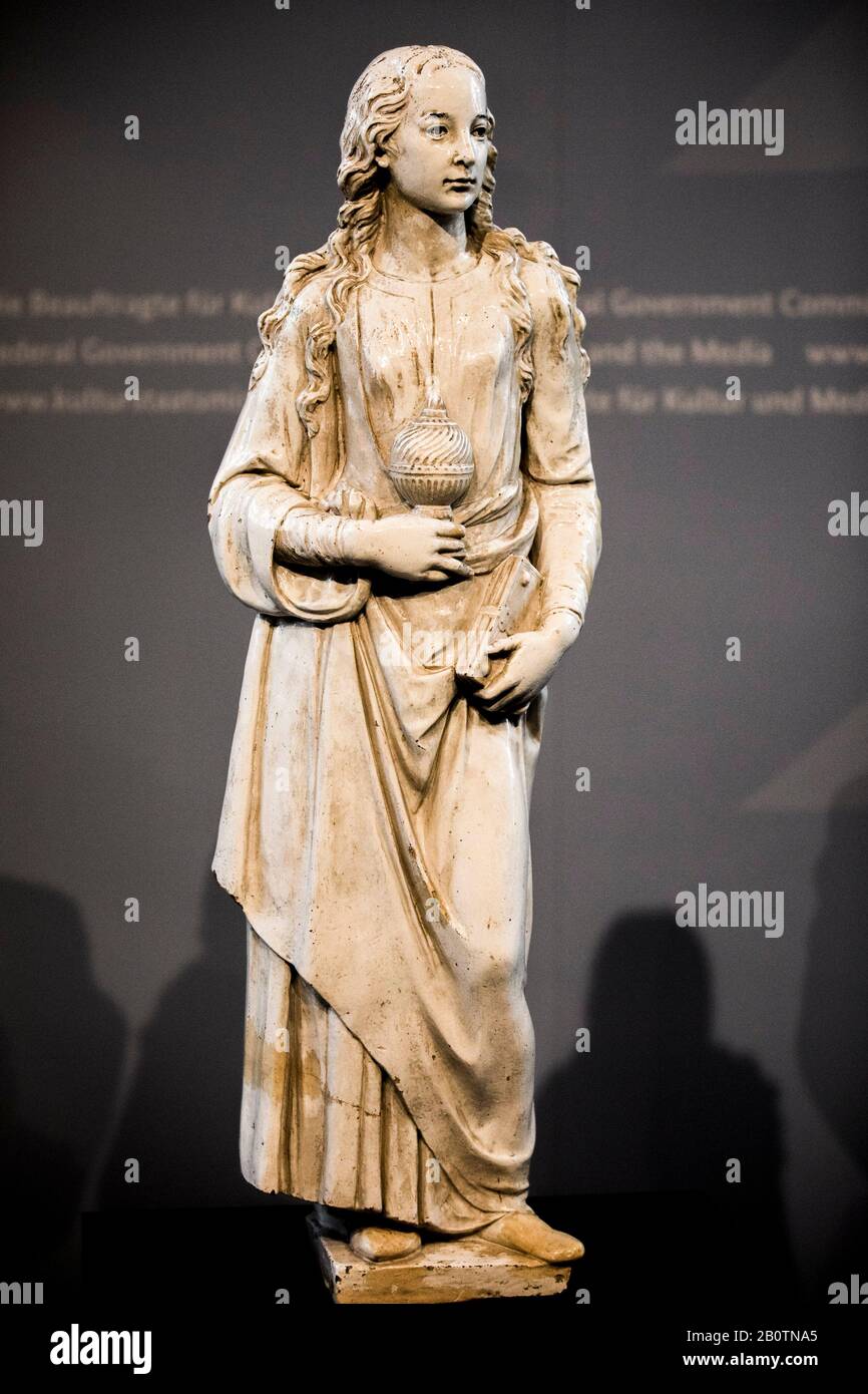Statue Of Mary Magdalene High Resolution Stock Photography and Images ...
