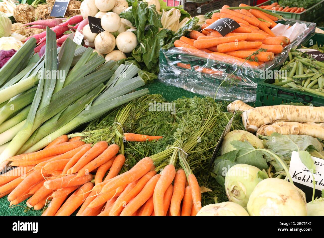 Vegetable sell hi-res stock photography and images - Alamy