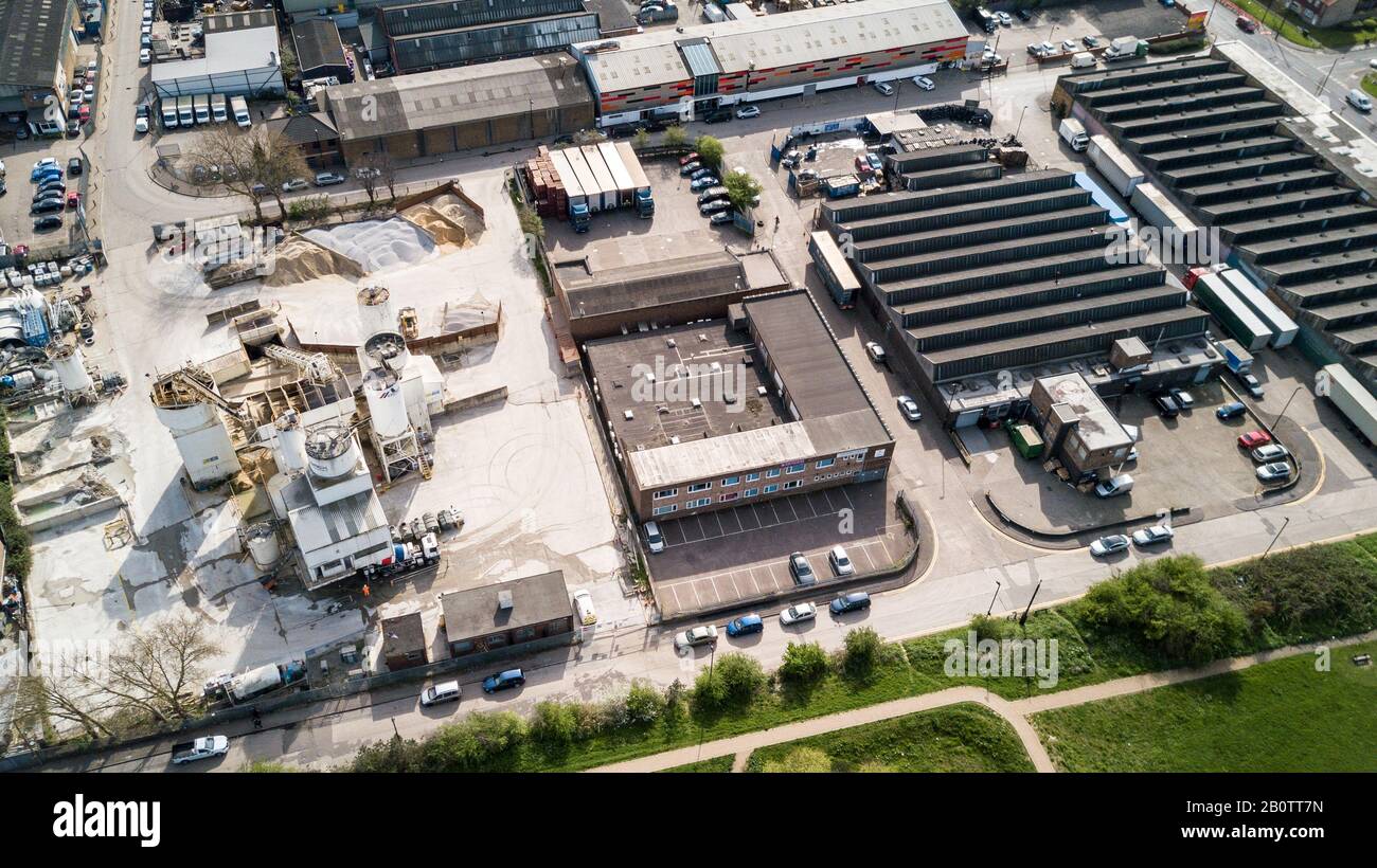 Industrial trading estate hi-res stock photography and images - Alamy