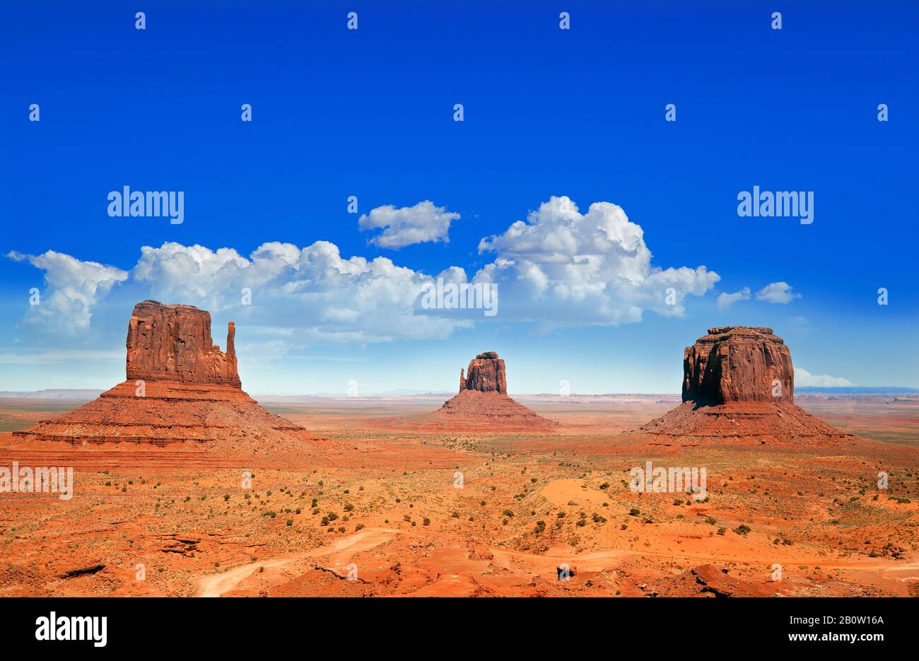 The famous Buttes of Monument Valley, Utah, USA Stock Photo - Alamy
