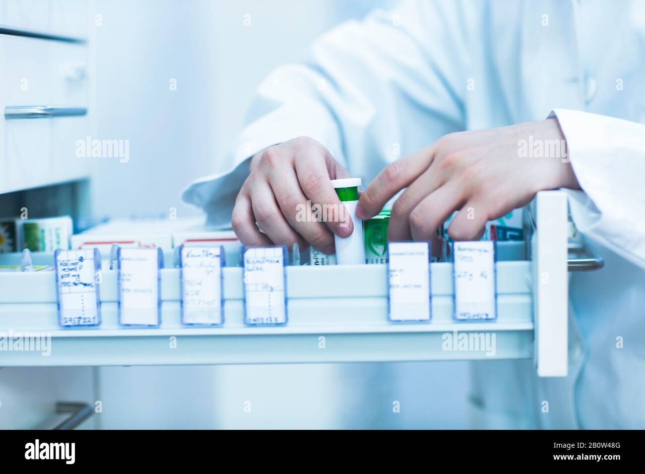 Pharmacist standing hi-res stock photography and images - Alamy