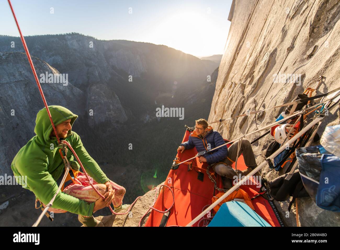 Portaledge hi-res stock photography and images - Alamy