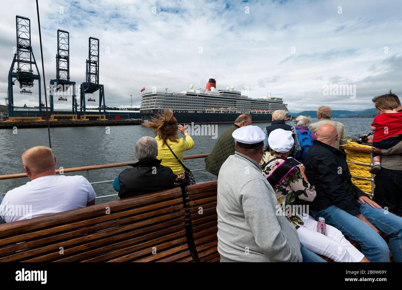 Scottish flag at the bow of the Paddle steamer Waverley with cunard ...