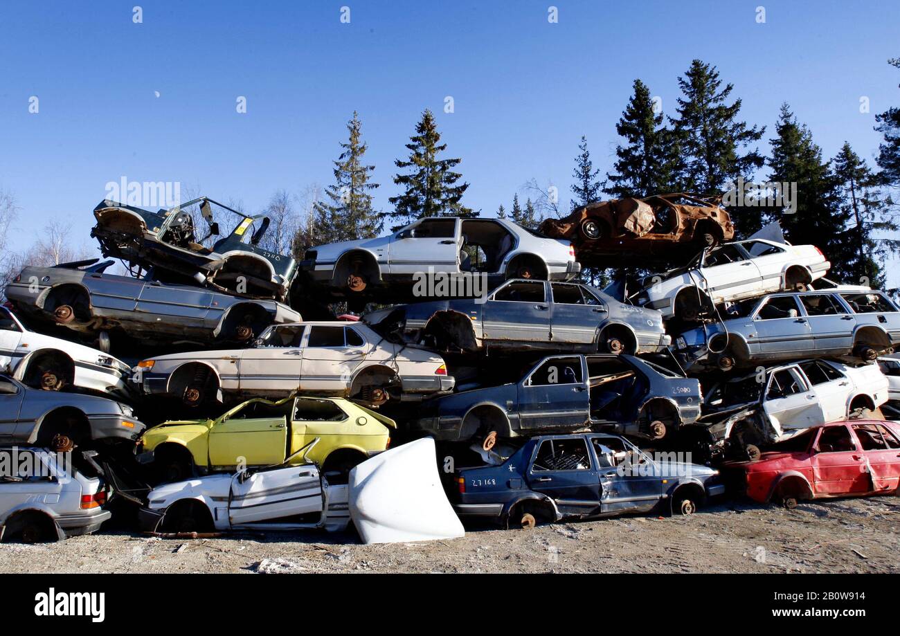 Scraped cars on a scrapyard. Photo Jeppe Gustafsson Stock Photo - Alamy
