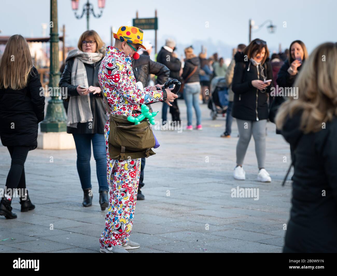 Man in carnival disguise in February in Venice (Italy Stock Photo - Alamy