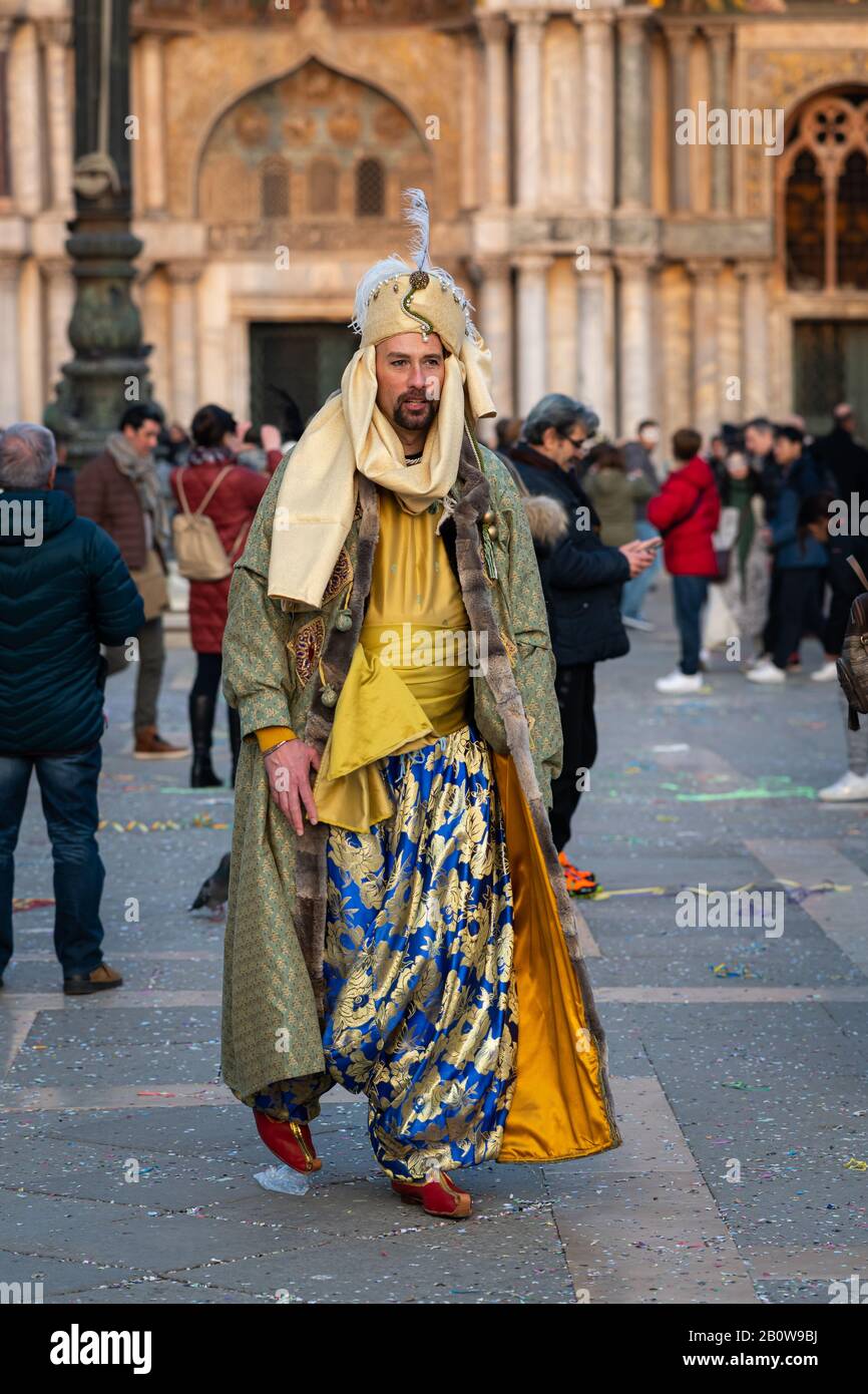 Man in carnival disguise in February in Venice (Italy Stock Photo - Alamy