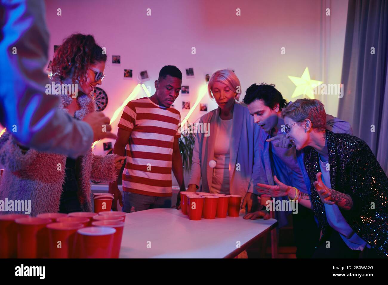 Group of people all ages hi-res stock photography and images - Alamy