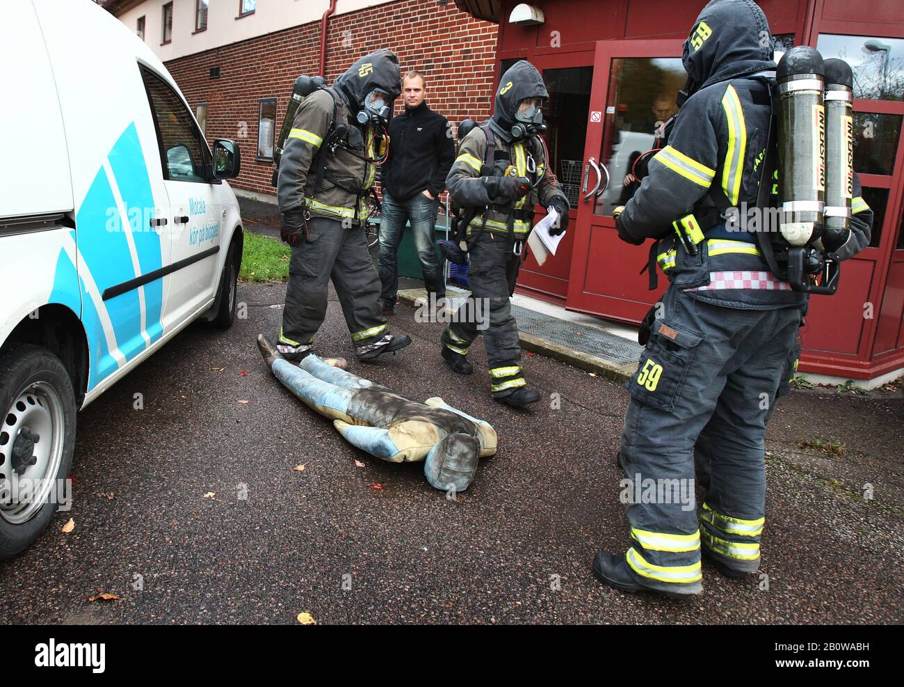 Fire drill, with finger gas accident. Smoke divers from the rescue ...