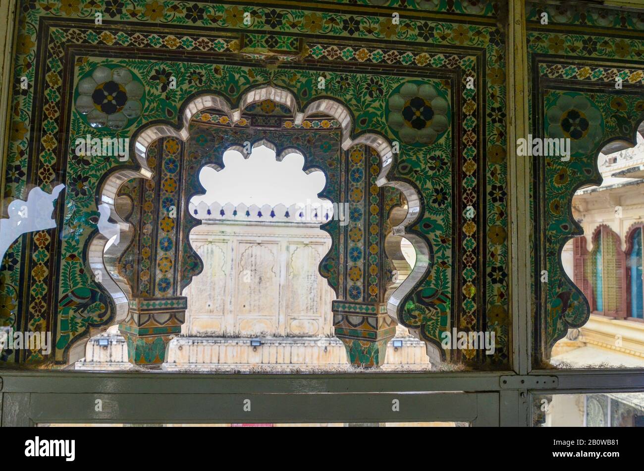 Architectural beauty of City Palace, Udaipur Stock Photo - Alamy