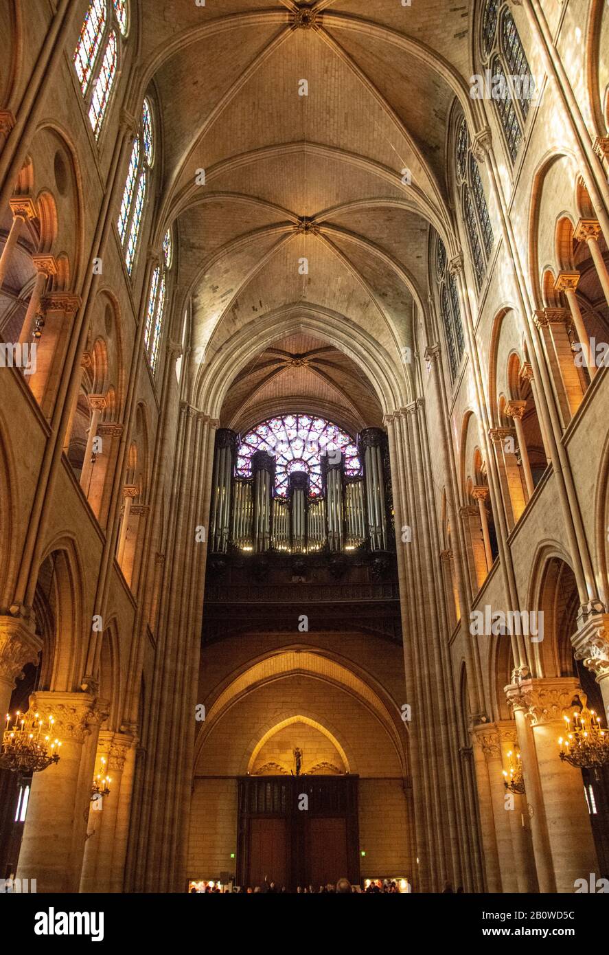 Interiors of Notre Dame cathedral paris Stock Photo - Alamy