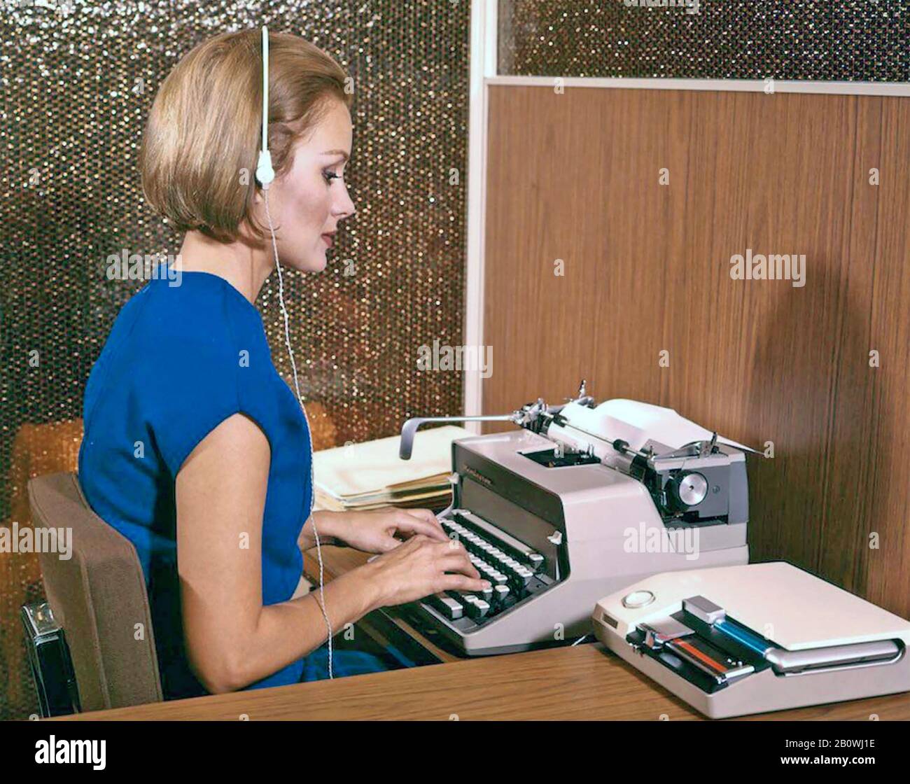 Secretary 60s hi-res stock photography and images - Alamy