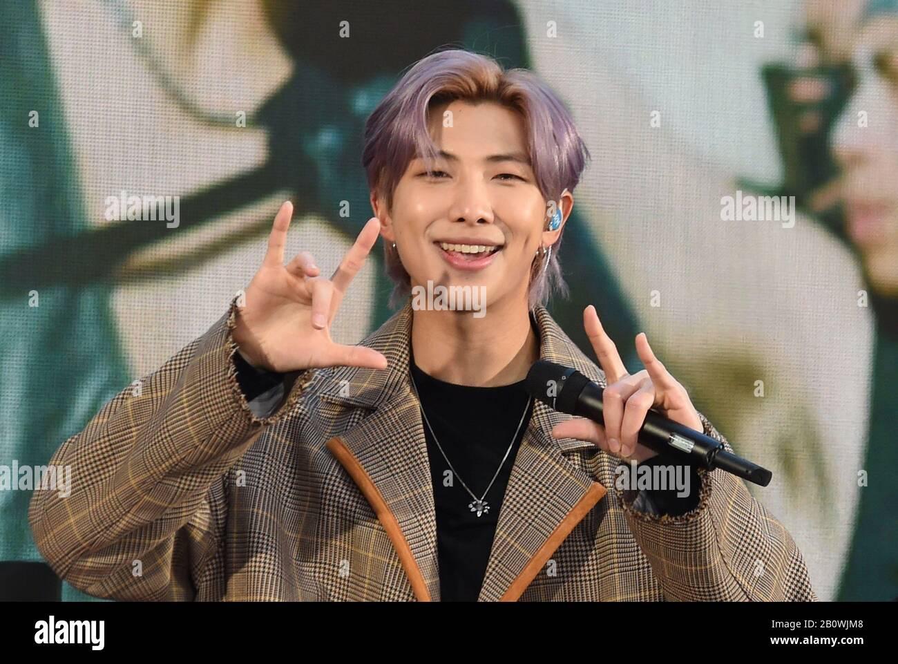 Bts band 2020 hi-res stock photography and images - Alamy