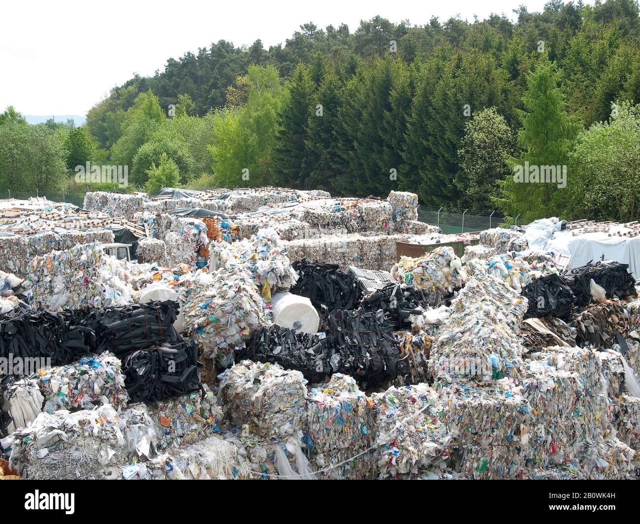 Garbage Piling Up High Resolution Stock Photography and Images - Alamy