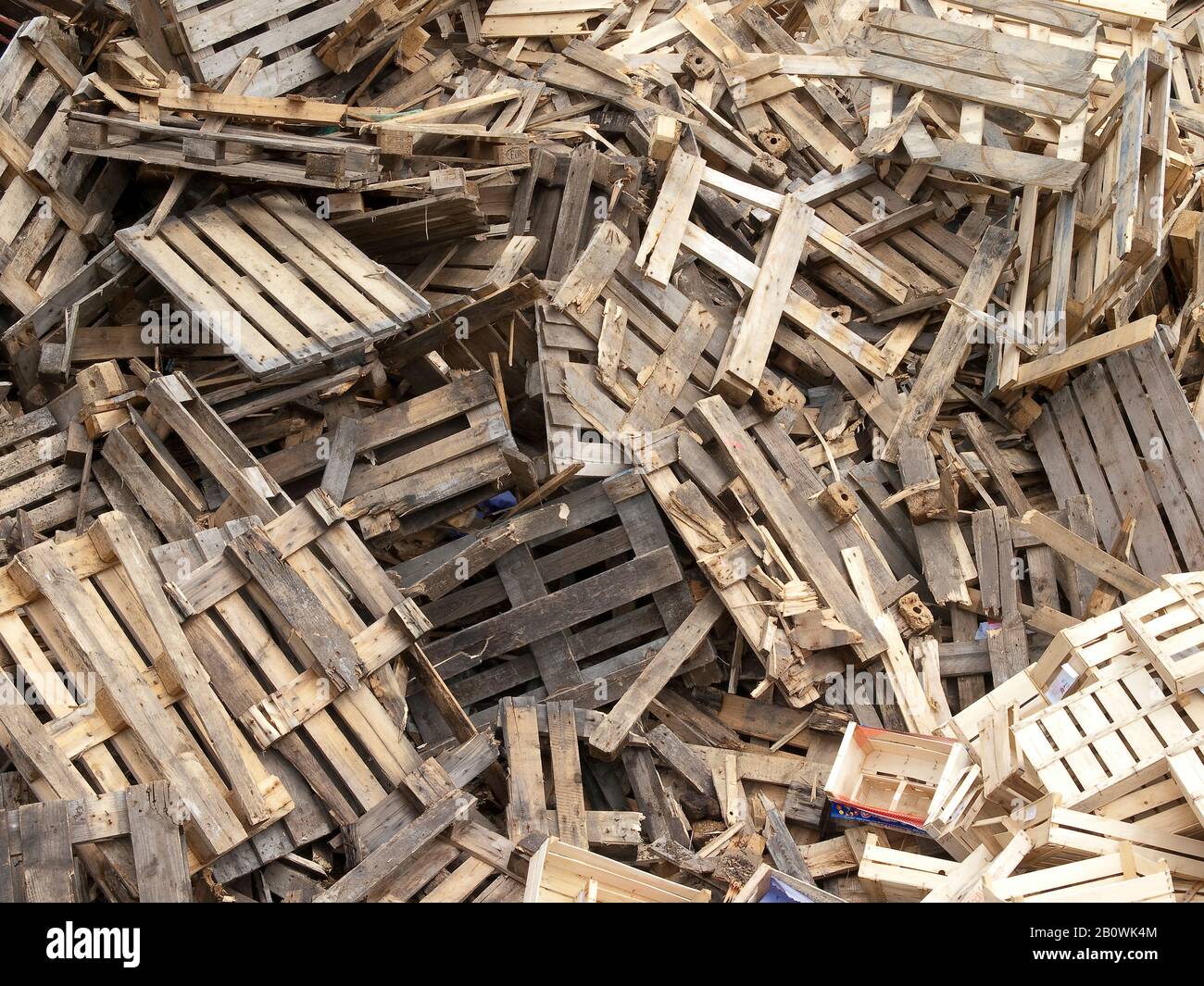 Broken piling hi-res stock photography and images - Alamy