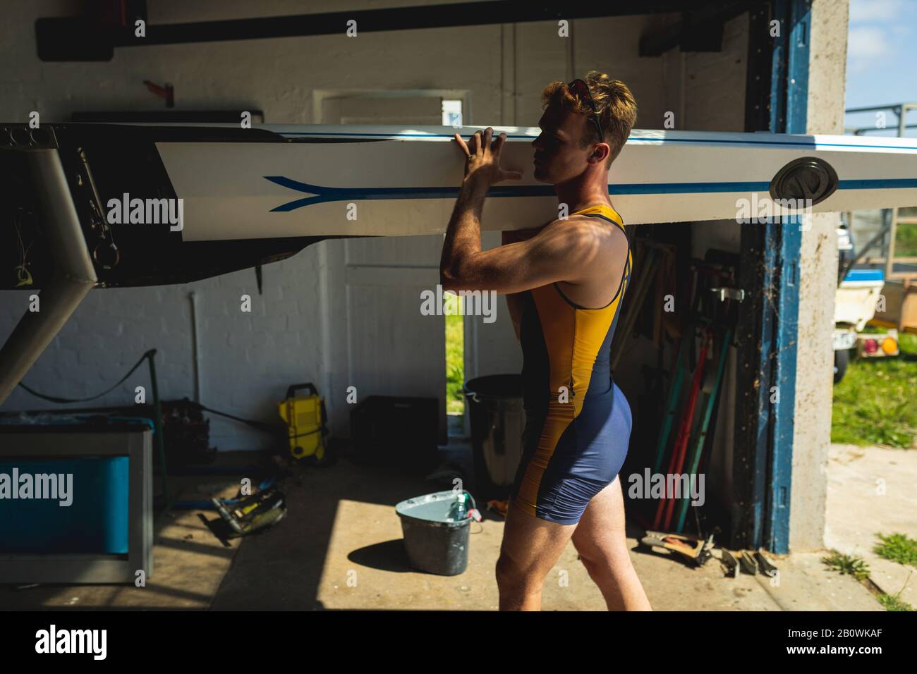 Man rowing a boat sunrise hi-res stock photography and images - Alamy