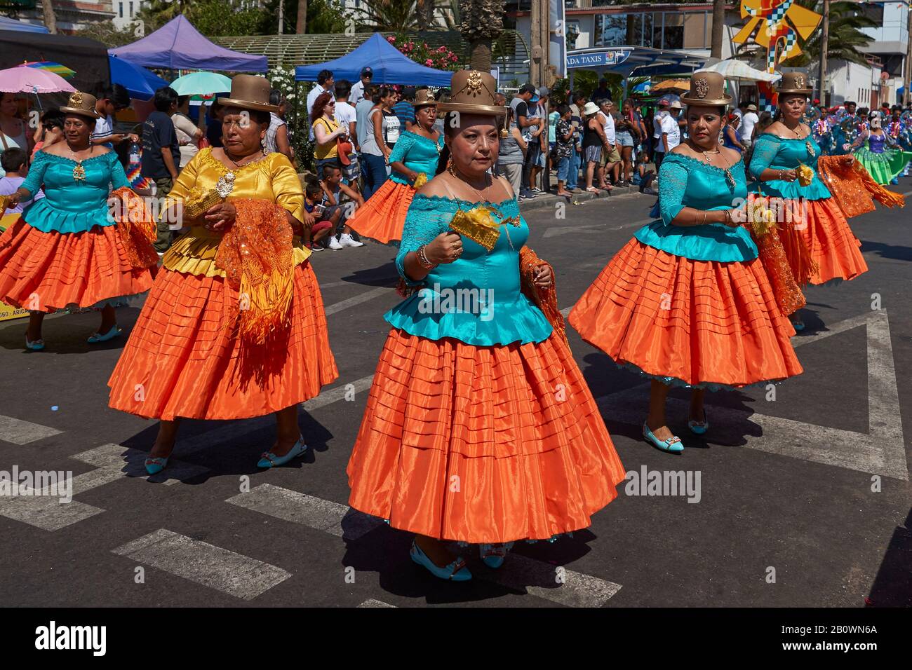 Morenada dance group performing hi-res stock photography and images - Alamy