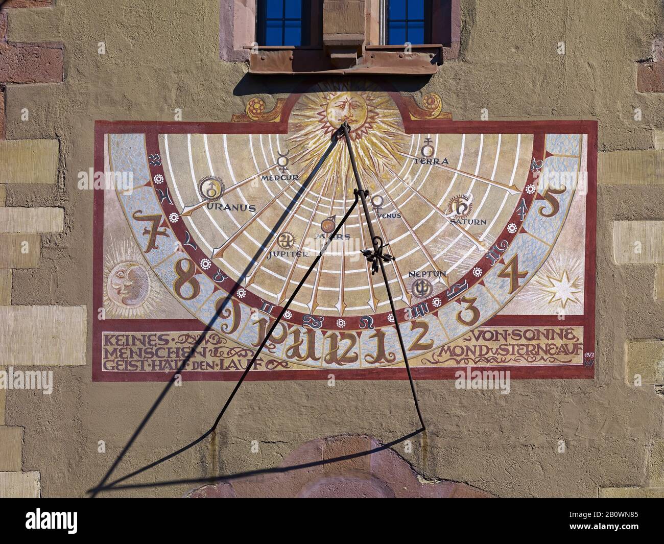 Sundial hi-res stock photography and images - Alamy
