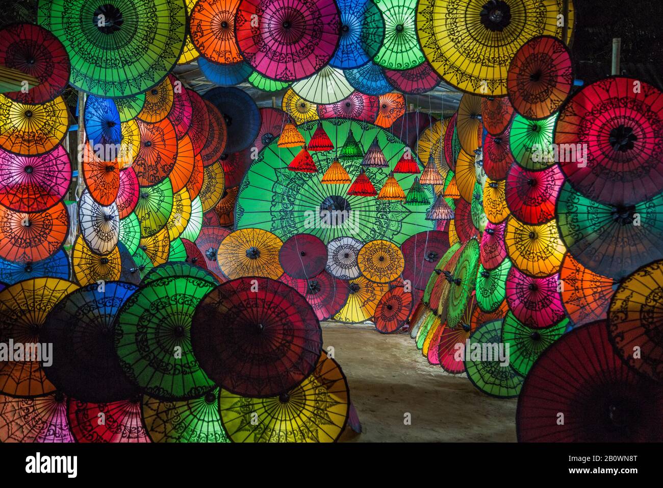 Many umbrellas hi-res stock photography and images - Alamy