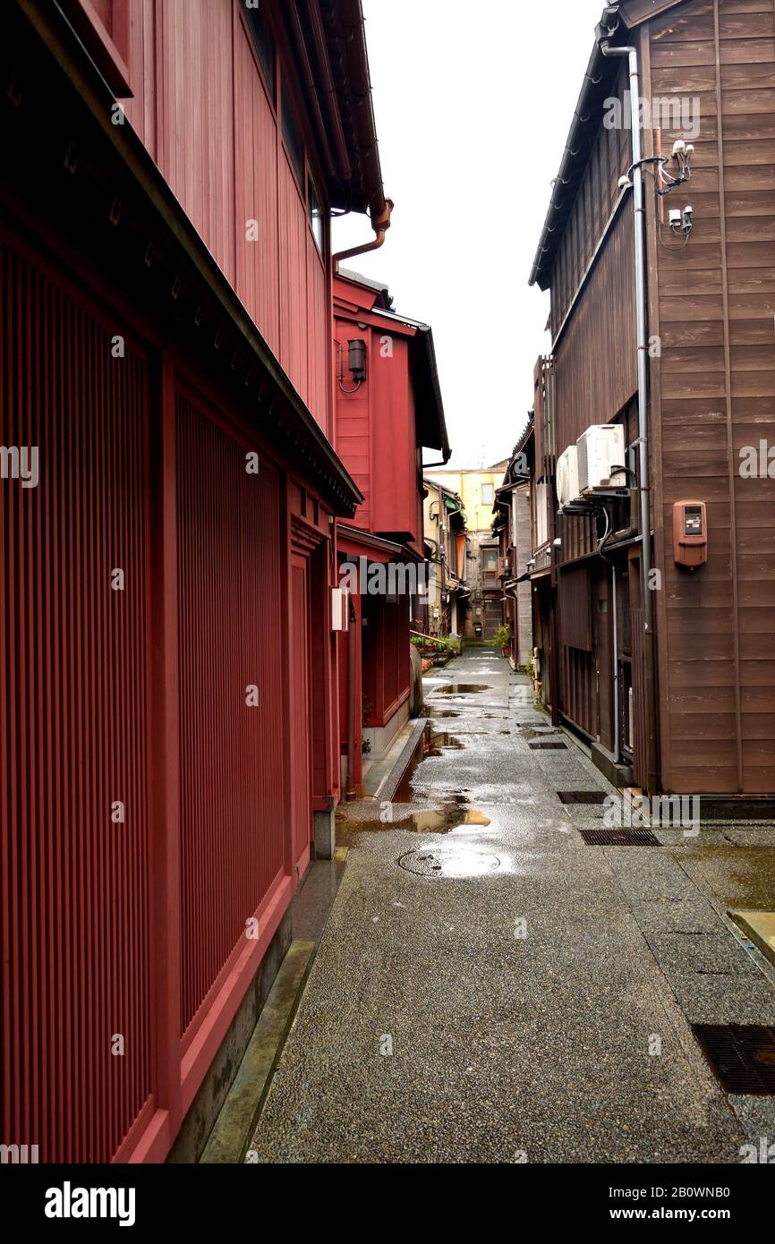 View of a classic japanese alley in Kanazawa, Japan Stock Photo - Alamy