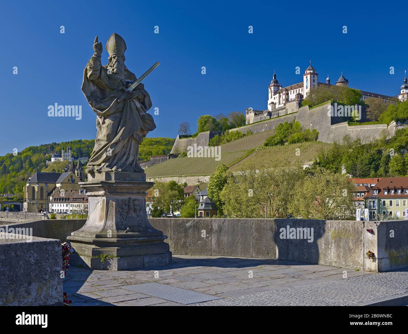 Old historical fortresses and fortresses hi-res stock photography and ...