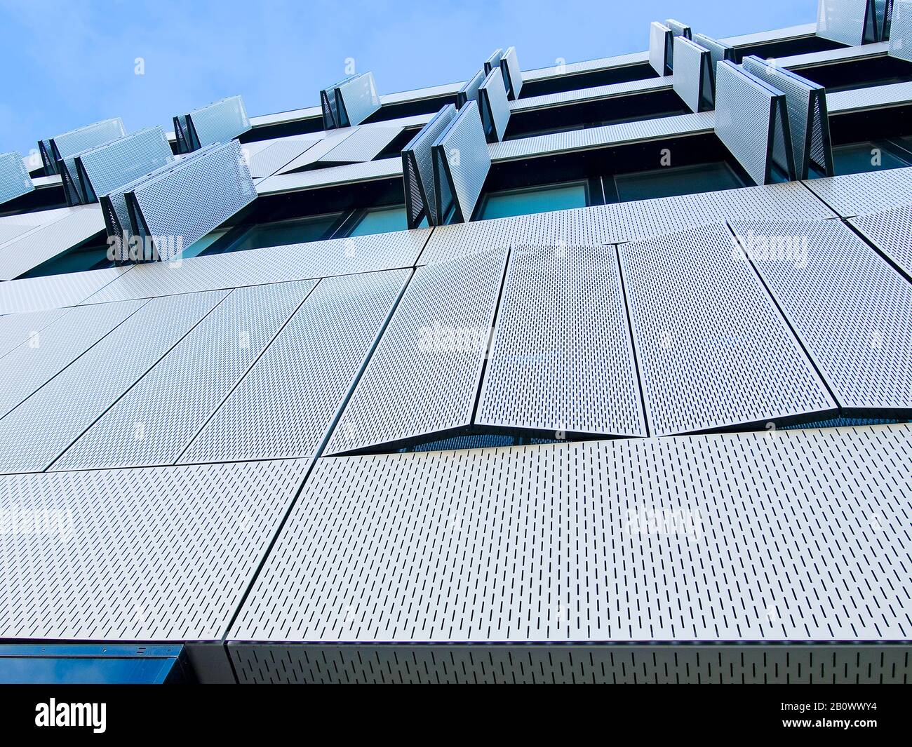 Metal angle facade hi-res stock photography and images - Alamy