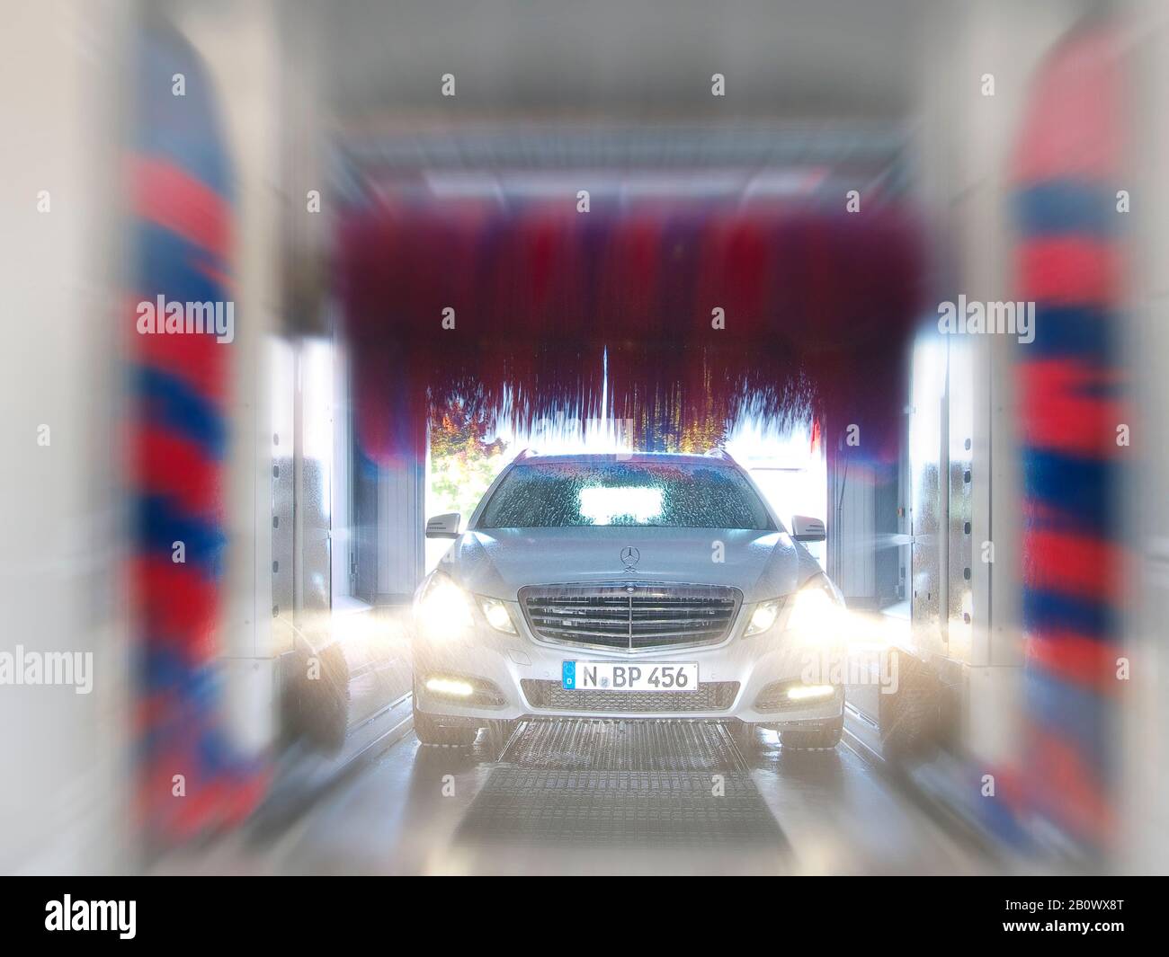 Car wash techniques hi-res stock photography and images - Alamy