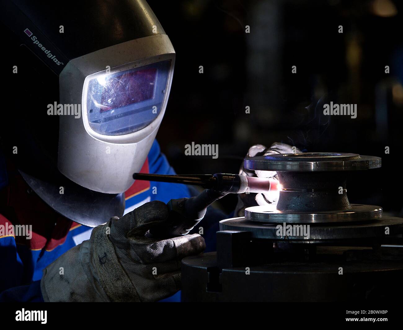 Spot welding hi-res stock photography and images - Alamy