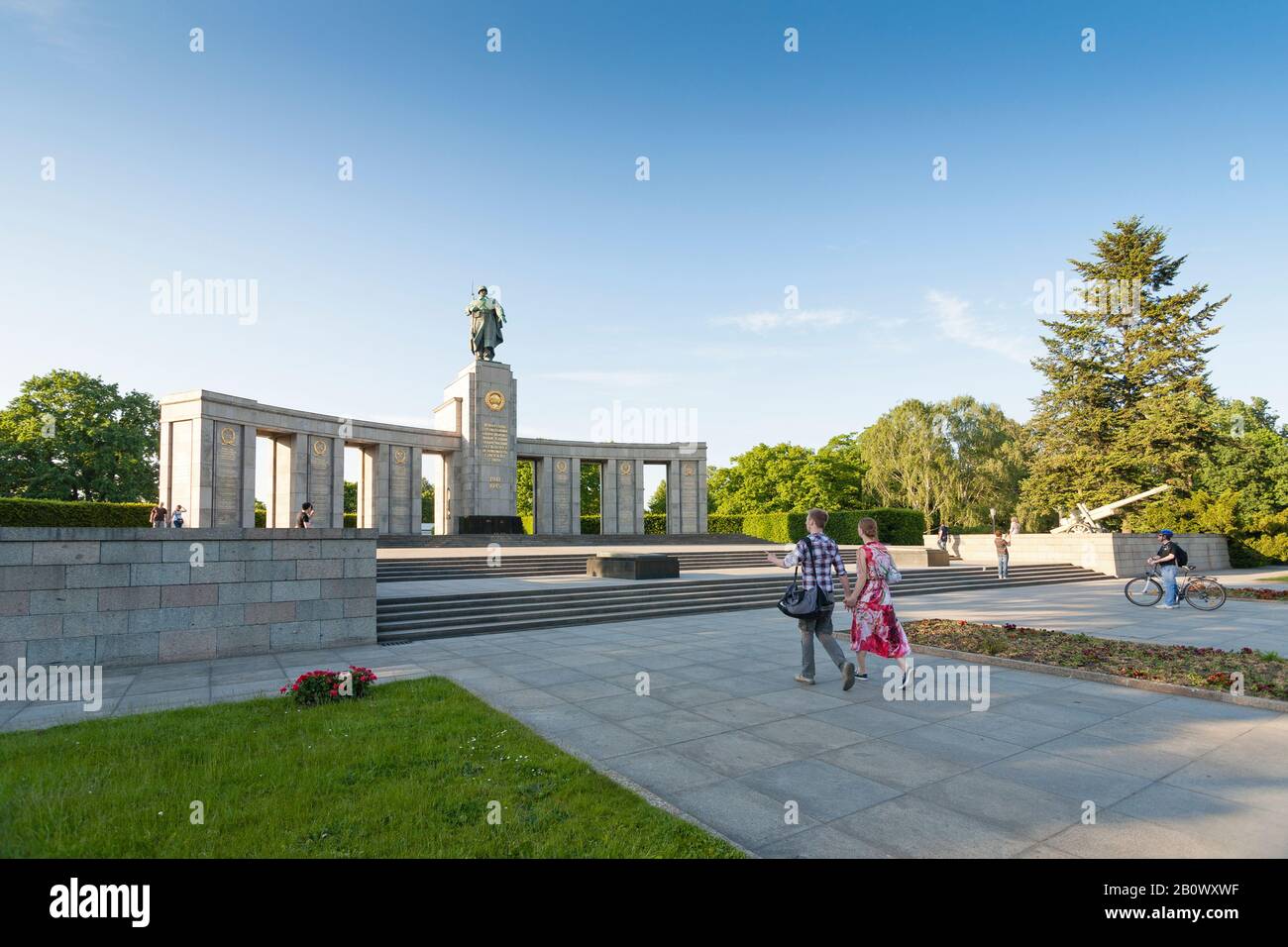 World war ii memorial plaza hi-res stock photography and images - Alamy