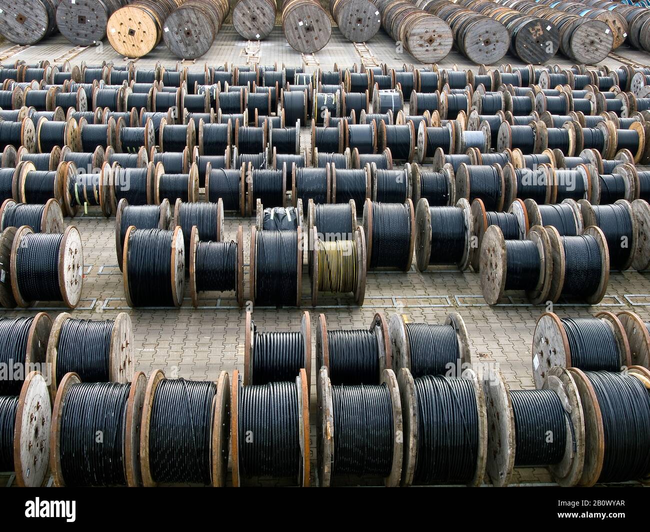 Cable fabrication hi-res stock photography and images - Alamy
