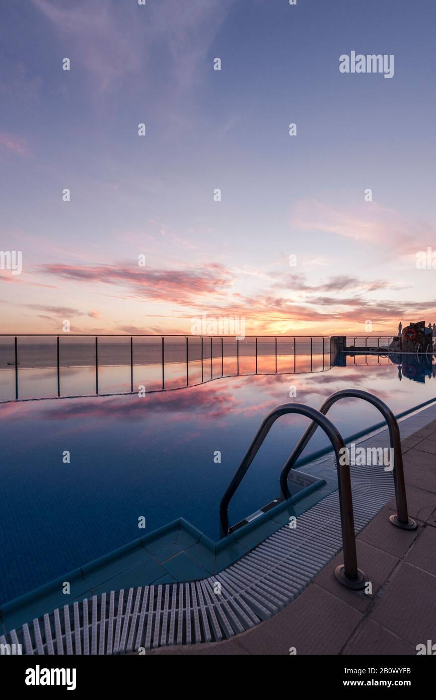 Infinity pool, Hotel Gloria Palace Amadores, Gran Canaria, Spain Stock ...