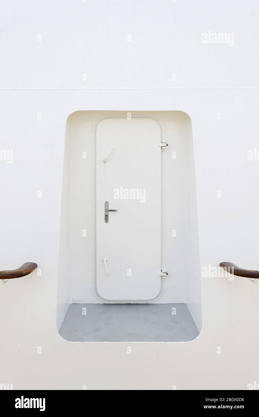 Ship, detail, bulkhead, steel door Stock Photo - Alamy