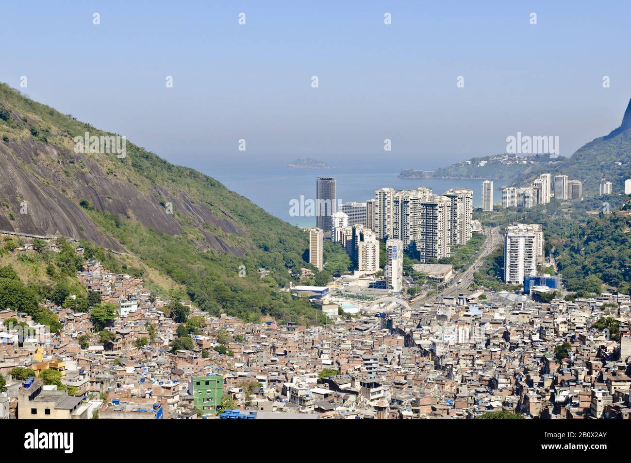 Rio slums water hi-res stock photography and images - Alamy