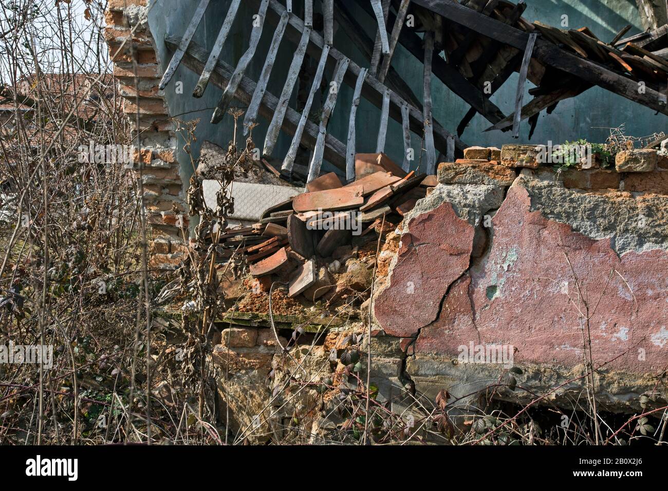 A ruined old ruined house that collapsed Stock Photo - Alamy